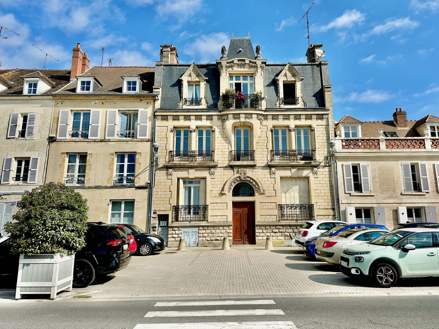 Discover Chantilly, France: Black Lace, Horses, and Whipped Cream ...